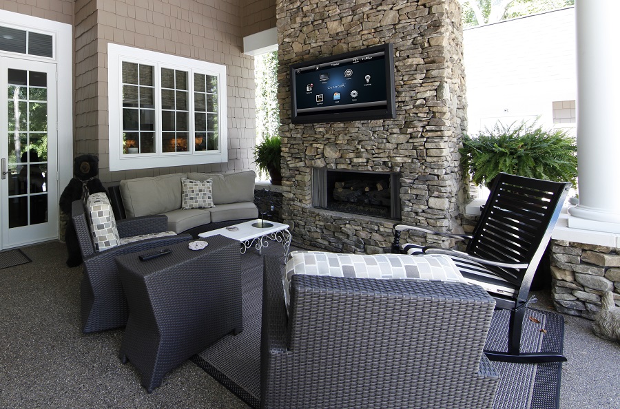 How to Get More Out of Your Outdoor Spaces with Smart Technology | Lelch
